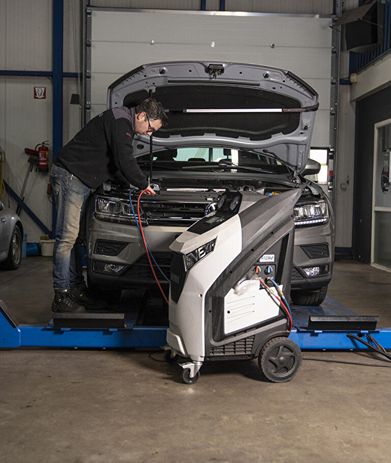 Reparaties, service en onderhoud voor alle voertuigen - Auto Oosterhuis